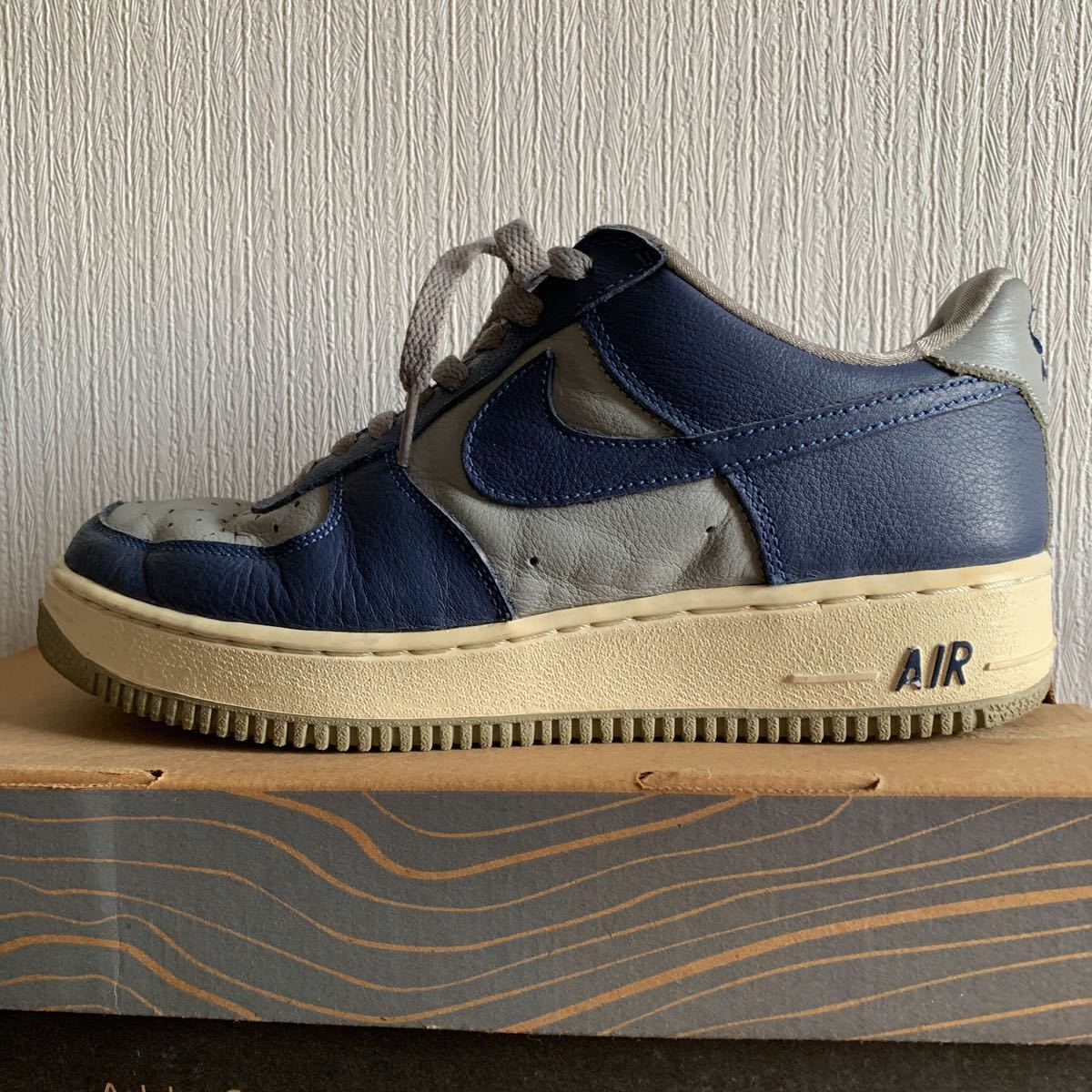 11/ NIKE AIR FORCE1 atmos BLUE/GRAY US8.5 エアフォース1 アトモス別注 青灰 26.5(26.5cm ...