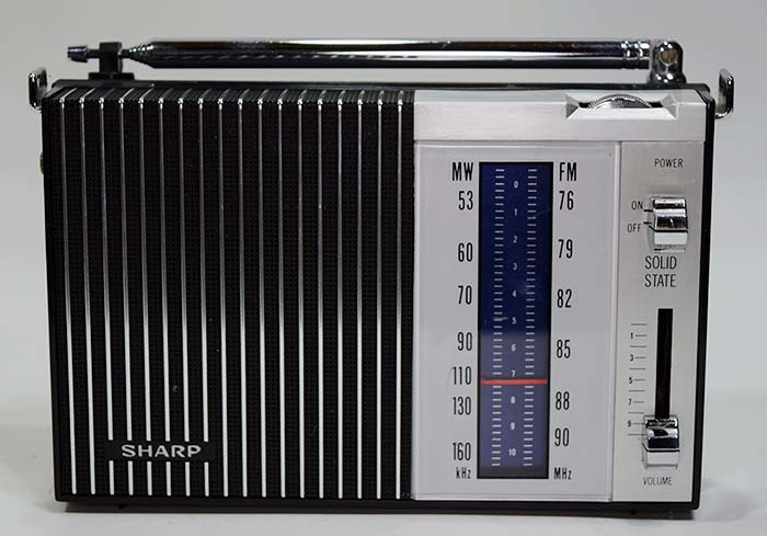 レア SHARP MODEL FX-183J FM/AM 2BAND RADIO 綺麗なジャンク(アンティーク)｜売買されたオークション情報、yahooの商品情報をアーカイブ公開 ...