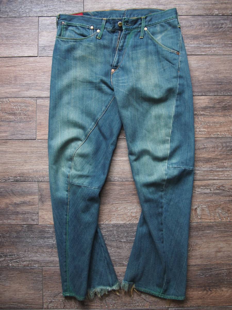 LEVI'S RED ファーストモデル 01sイタリア製 WARPED COMFORT FIT 30/30 完品 リーバイス レッド 名品 実寸w86cm(W34)｜売買されたオークション情報 ...