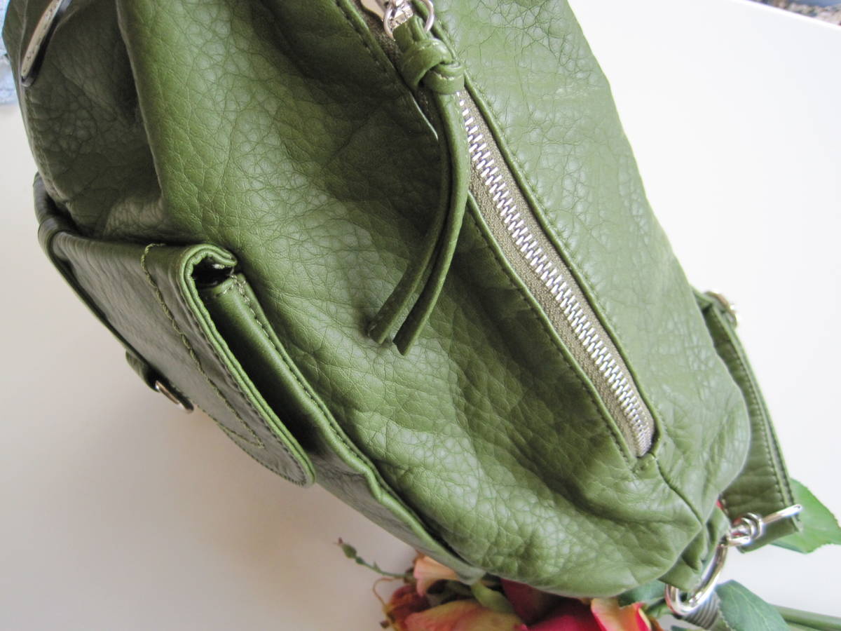 イタリア発 VITUCCI 2wayバッグ リュックとワンショルダー 男女兼用 グラスグリーンのシボ加工 収納多い 送料710円(リュックサック、デイパック)｜売買されたオークション情報 ...