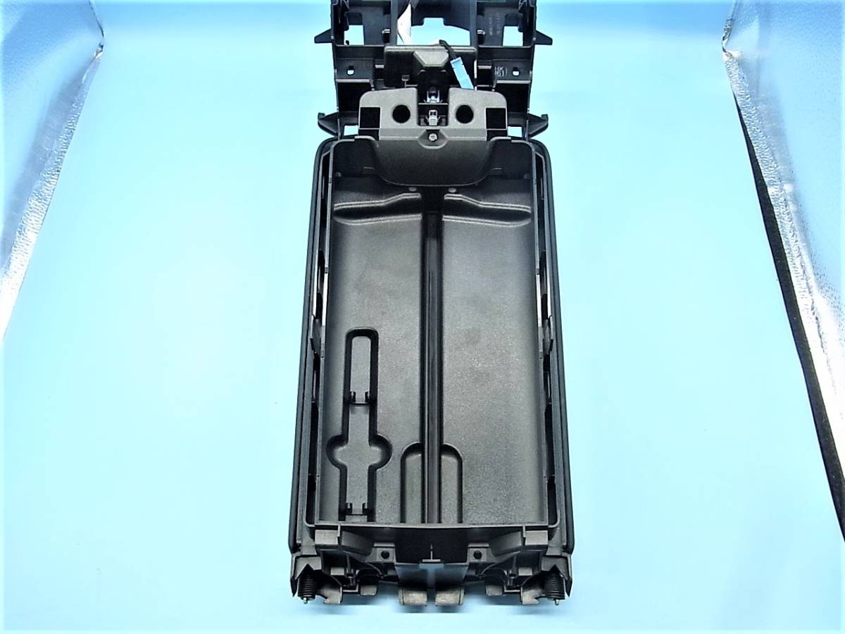 MB356 ベンツ Eクラス W212 E350 前期 純正 センターコンソール アームレスト A2126800039 0005746037 ...