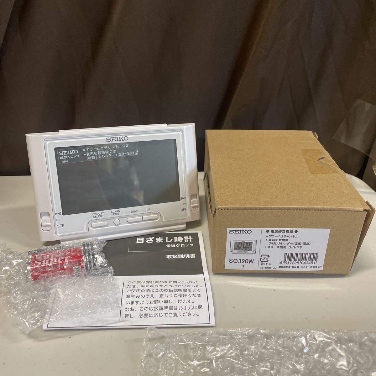 セイコークロック 目覚まし時計 置時計 デジタル 電波 白パール 84×132×46mm SQ320W(目覚し時計)｜売買されたオークション情報、yahooの商品情報をアーカイブ公開 ...