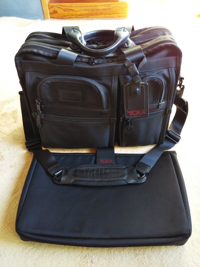 TUMI ALPHA エクスパンダブル 26141DH ショルダーストラップ PCケース ネームタグ(ブリーフケース、書類かばん)｜売買されたオークション情報、yahooの商品情報をアーカイブ ...