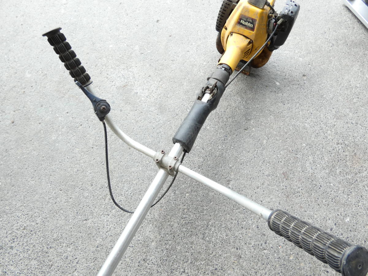 Robin 富士ロビン株式会社 NB26 刈払機 草刈機 ジャンク 要整備品 部品/パーツ取り等に @落札後引き取り限定 配送不可 8631 ...