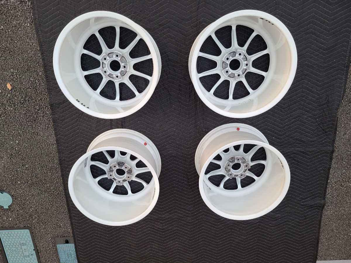 RAYS ZE40 TIME ATTACK EDITION 18インチ 11J GT-Rサイズ 特注ホワイト 品(5穴)｜売買されたオークション情報、yahooの商品情報をアーカイブ公開 ...