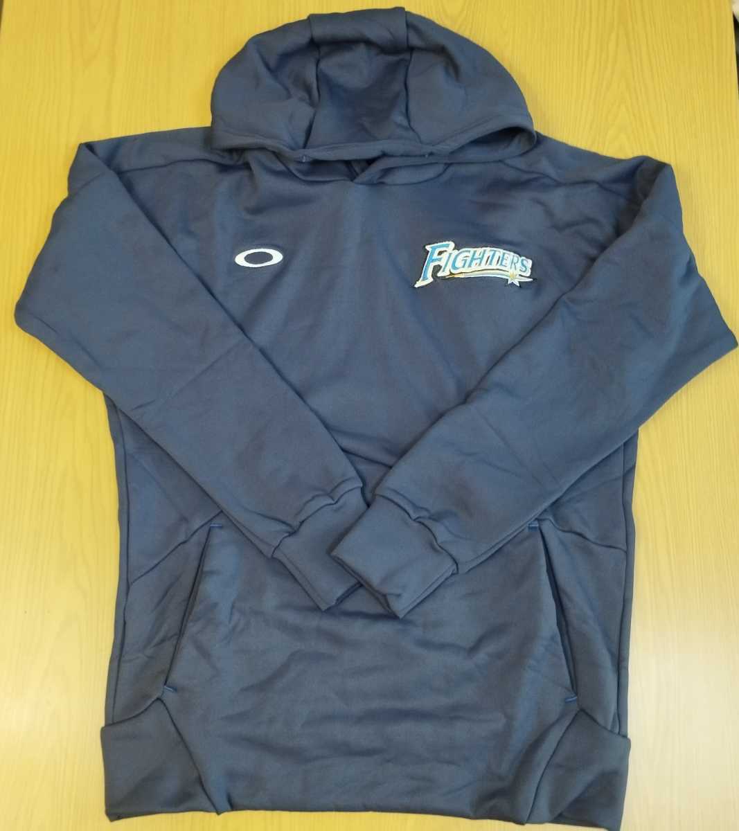 オークリー FOA401498 XL 日本ハム ファイターズ 公式 Fleece Hoody 20.21 HNHF 定価12100円(応援 ...