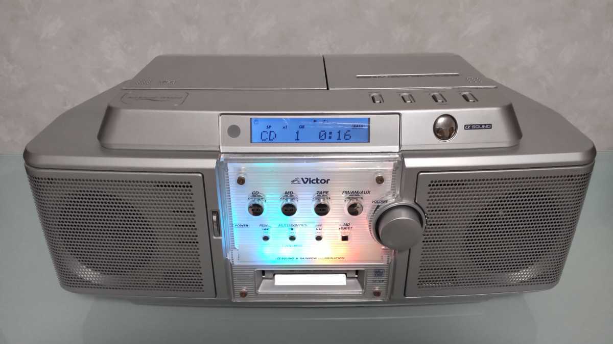 Victor ビクター CD/MDラジカセ クラビア Clavia RC-Z1MD シルバー(ラジカセ)｜売買されたオークション情報、yahooの商品情報をアーカイブ公開 - オークファン ...
