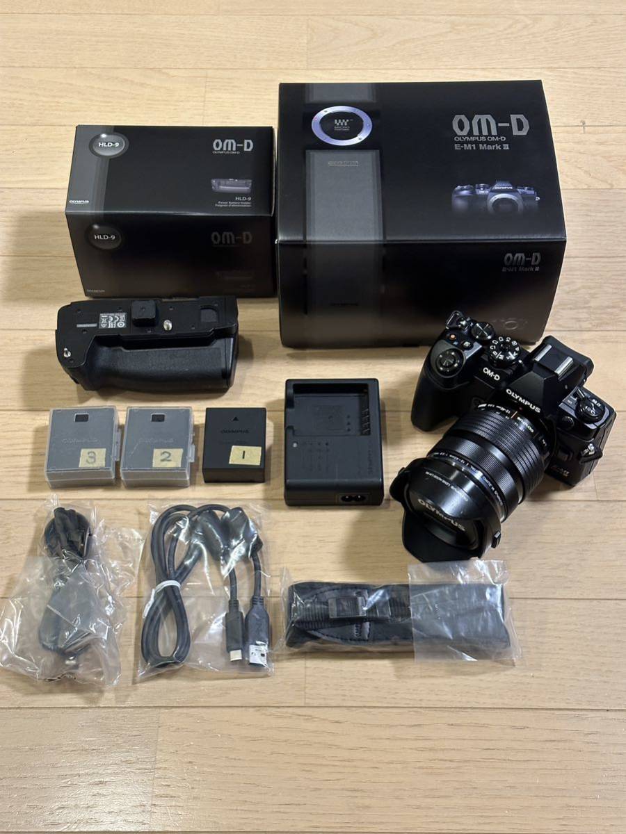 OLYMPUS E-M1 markIII 12-40mm F2.8 Pro バッテリーグリップ HLD-9 本体シャッター3000回以下 ボディリフレッシュ整備済み バッテリー3本(オリンパス ...
