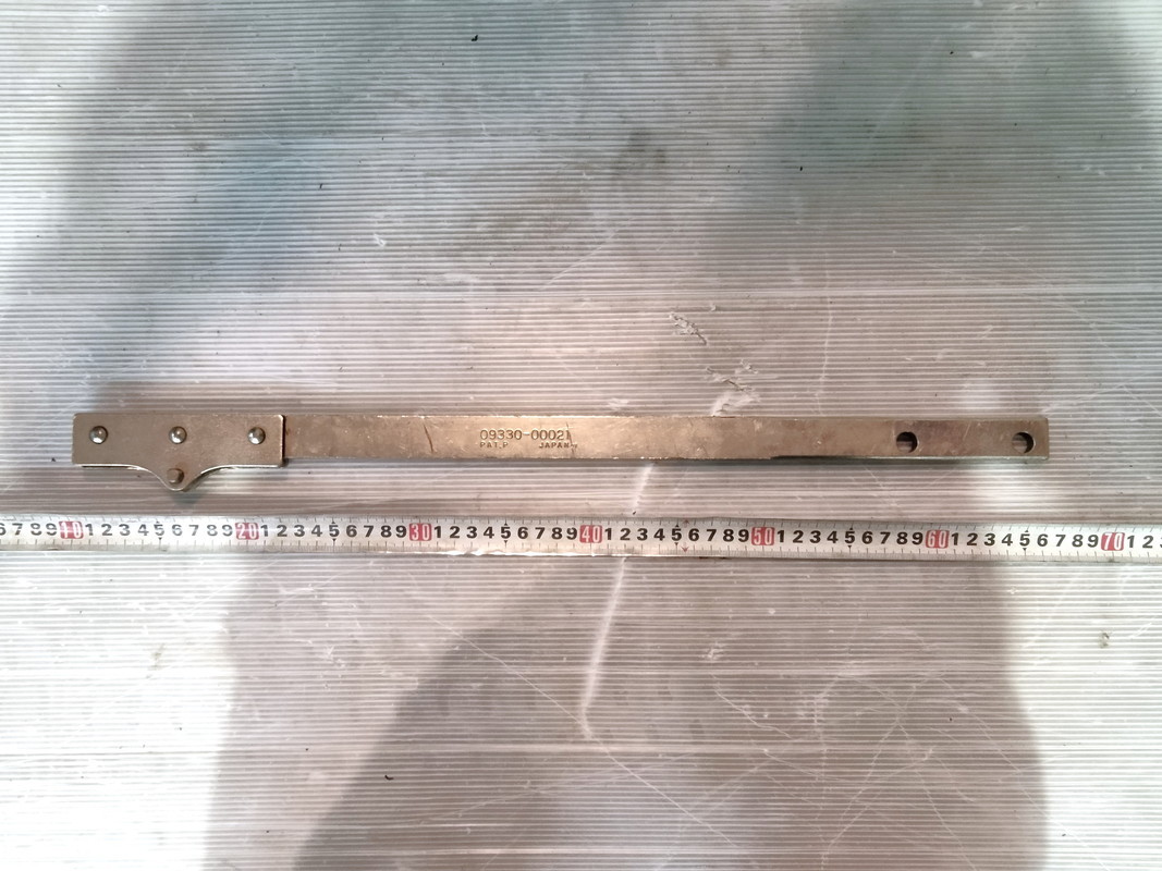 8919 コンパニオンフランジロックツール トヨタ純正工具 09330-00021 プーリーロッキングツール カーメンテナンス 自動車整備機械 ...