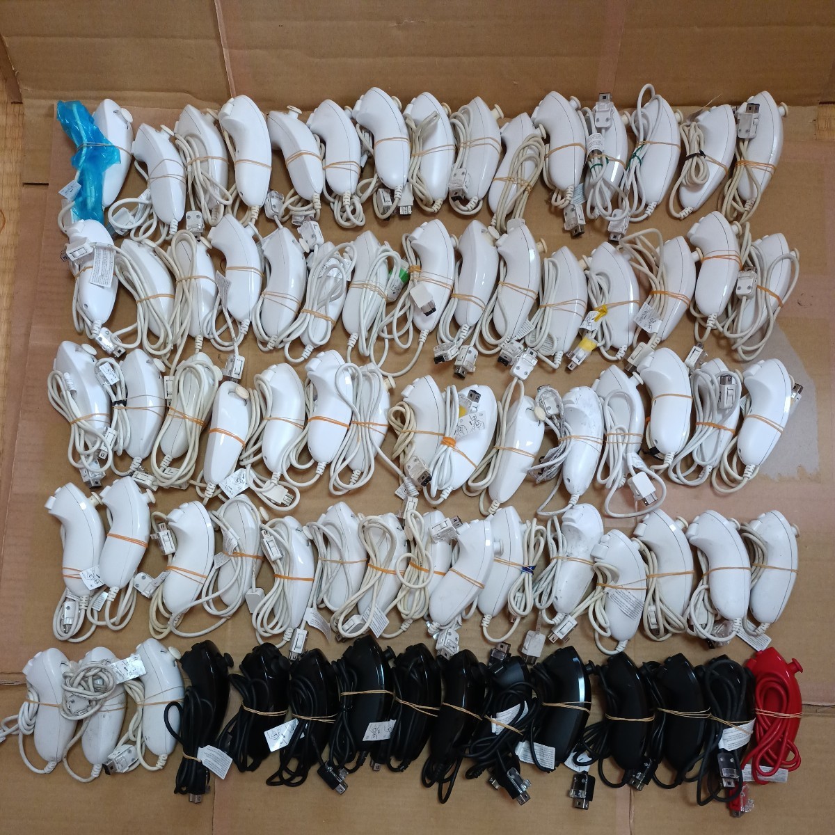 E0306 任天堂 Wii ヌンチャク 約75個セット 大量 まとめ売り 動作未確認 現状品 Nintendo ニンテンドー(アクセサリ、周辺 ...