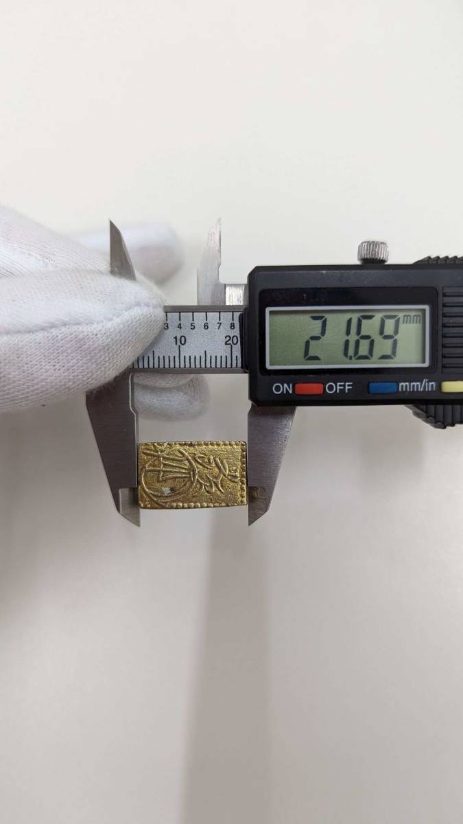 ＃580a 日本古銭 二分金 二分半金 重量5.6g 1枚 現状保管品(日本)｜売買されたオークション情報、yahooの商品情報をアーカイブ ...