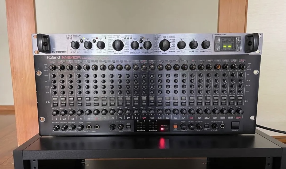 絶版品 Roland M−240R アナログLINE MIXER ＋tc electronic M350 セット(レコーディング、音楽制作 ...