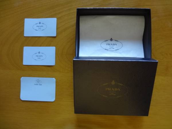 空箱のみ PRADA/プラダ財布 M521X の箱(プラダ)｜売買されたオークション情報、yahooの商品情報をアーカイブ公開 - オークファン（aucfan.com）