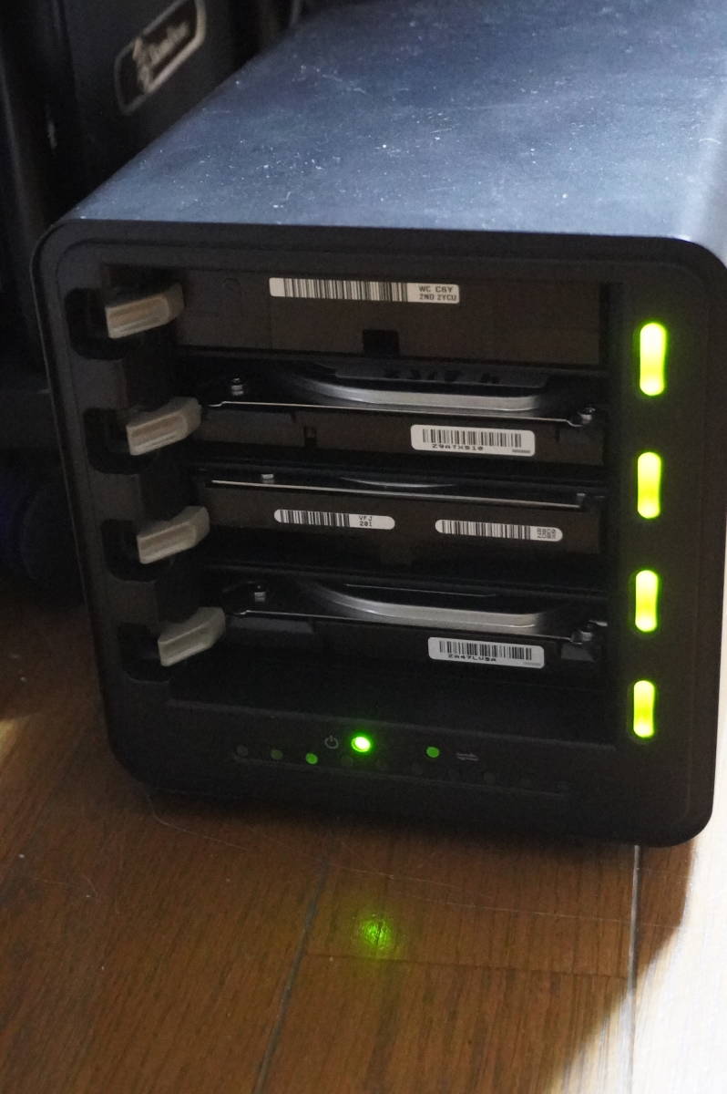 Drobo DRO4D-D 4ベイ SATA 3.5インチx4台用 外付けケース(SerialATA)｜売買されたオークション情報、yahoo ...