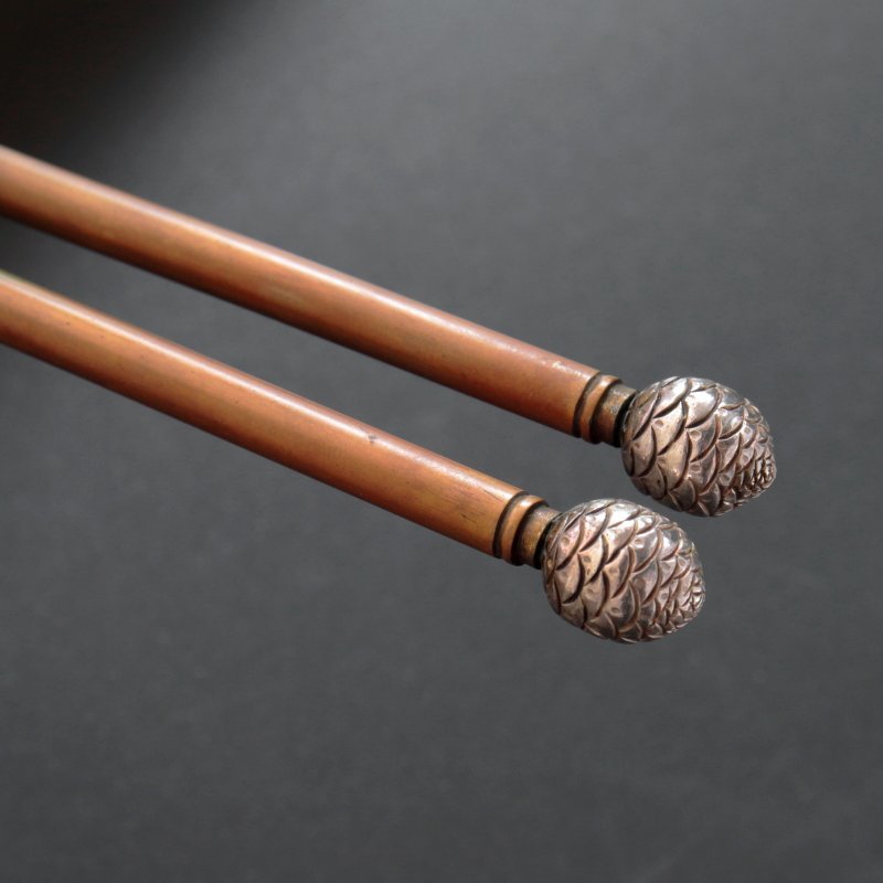 古美味 釜師 十四代大西清右衛門 南鐐松笠頭 真鍮火箸 96g 茶道具 保証品(その他)｜売買されたオークション情報、yahooの商品情報をアーカイブ公開 - オークファン（aucfan.com）