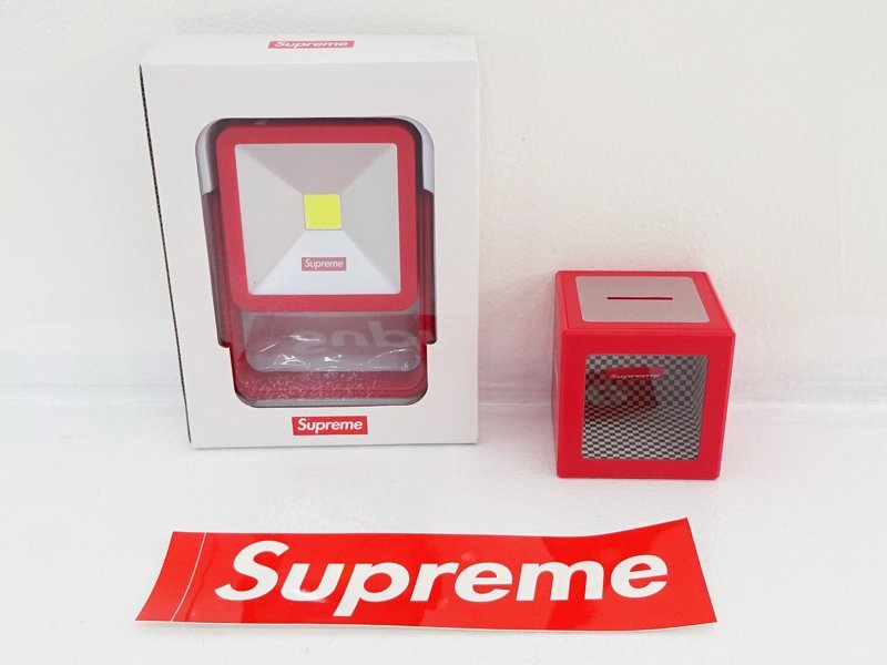 Supreme シュプリーム Magnetic Kickstand Light Illusion Coin Bank ライト/貯金箱 ...