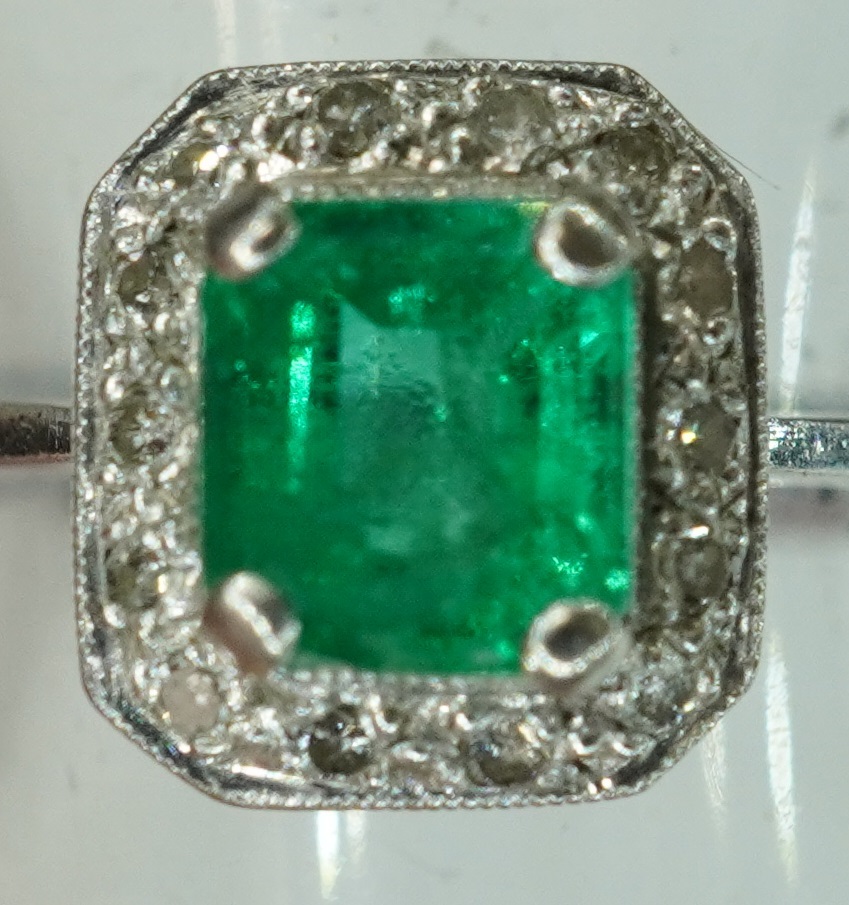 エメラルドダイヤ 13.5号 大網てんとう虫 E17-475-1(エメラルド)｜売買されたオークション情報、yahooの商品情報をアーカイブ公開 - オークファン（aucfan.com）