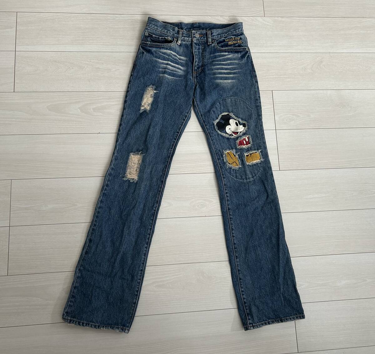 ディズニー ミッキーマウス デニムパンツ ジーンズ ユーズド加工 76(W28～)｜売買されたオークション情報、yahooの商品情報をアーカイブ公開 - オークファン（aucfan.com）