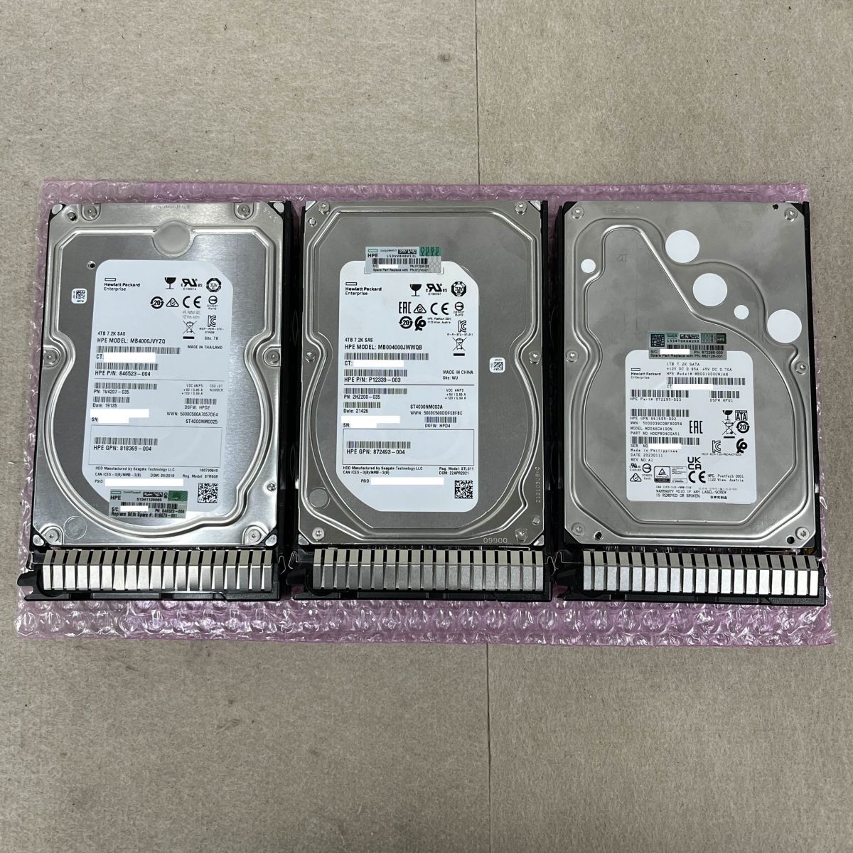 @T01061 ジャンク品動作不可品3本セット Hewlett Packard Enterprise 4TB 7.2K SAS 2本+1TB ...