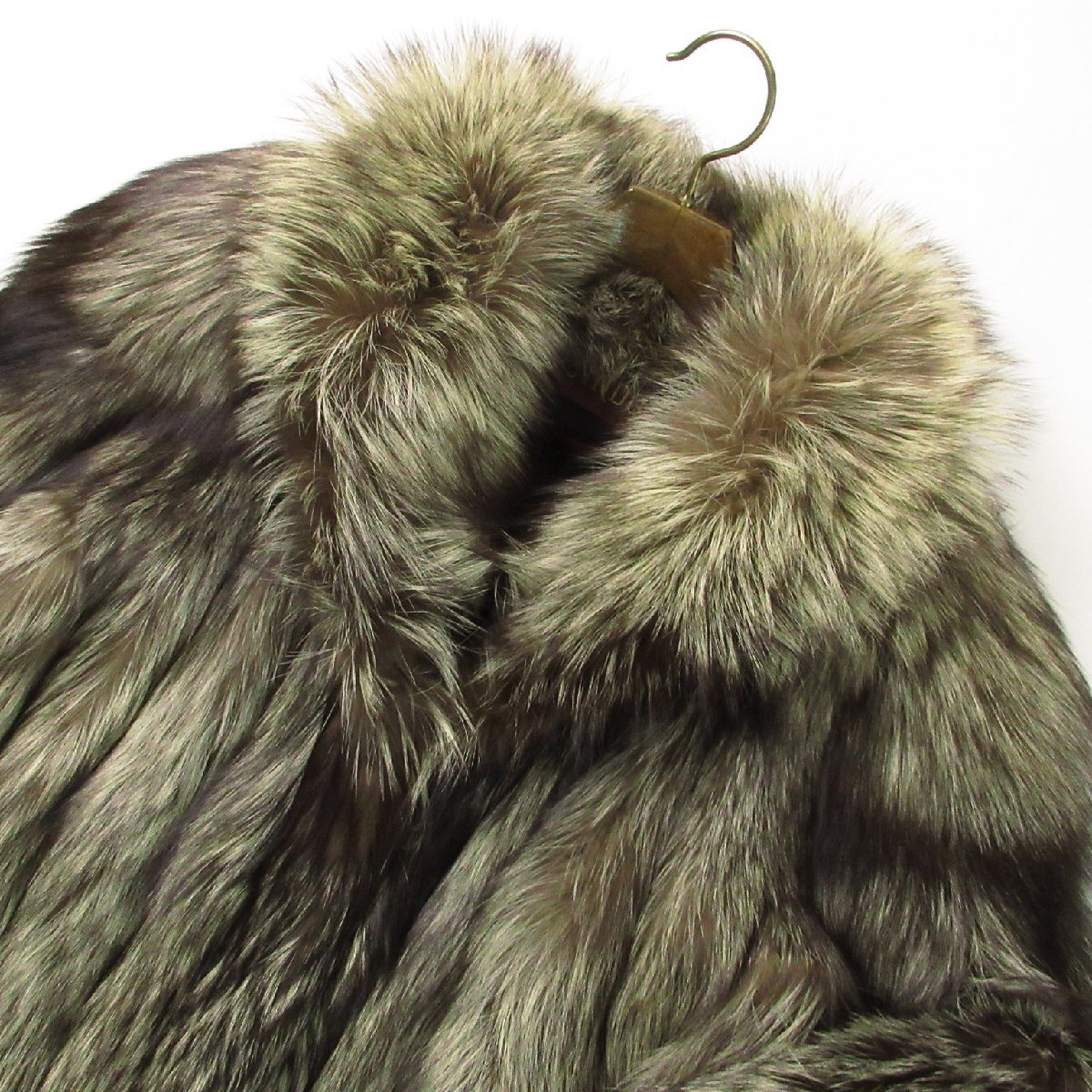r7fu021713 JINDO 金サガ SAGA FOX シルバーフォックス コート 着丈76cm M(フォックス)｜売買されたオークション ...