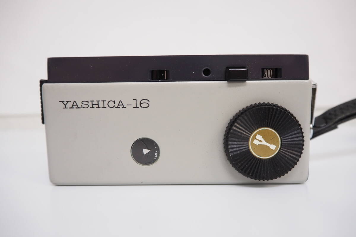 ヤシカ レトロ コンパクトカメラ YASHICA-16 Y16 レトロ コンパクトフィルムカメラ 日本製(ヤシカ)｜売買されたオークション情報、yahooの商品情報をアーカイブ公開 ...