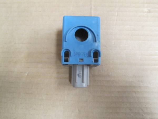 プリウス ZVW30 ワイヤレスドアロックブザー 89747-30040(トヨタ用)｜売買されたオークション情報、yahooの商品情報を ...