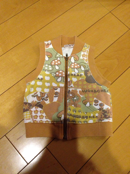 LAUGH&CHEAPベスト70(70（～74cm）以下)｜売買されたオークション情報、yahooの商品情報をアーカイブ公開 - オークファン（aucfan.com）