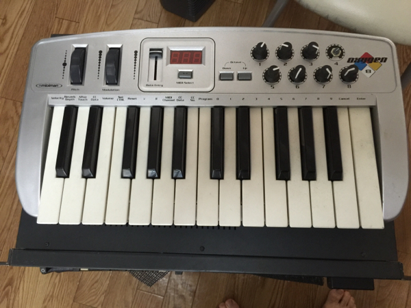midiman oxygen8 ジャンク(MIDIキーボード、コントローラー)｜売買されたオークション情報、yahooの商品情報をアーカイブ ...
