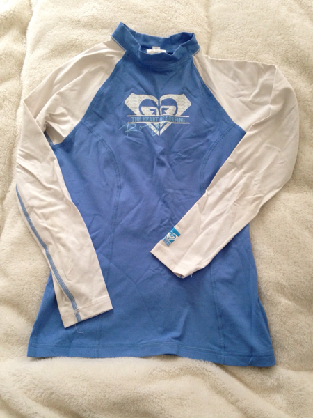 ROXY ラッシュガード M(Mサイズ)｜売買されたオークション情報、yahooの商品情報をアーカイブ公開 - オークファン（aucfan.com）