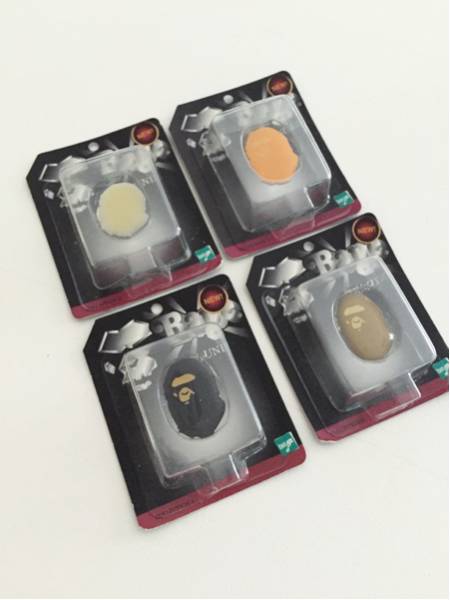 4個セット BAPE Pins ピンバッジ APE head Medicom Toy kaws Nigo camo shark ...