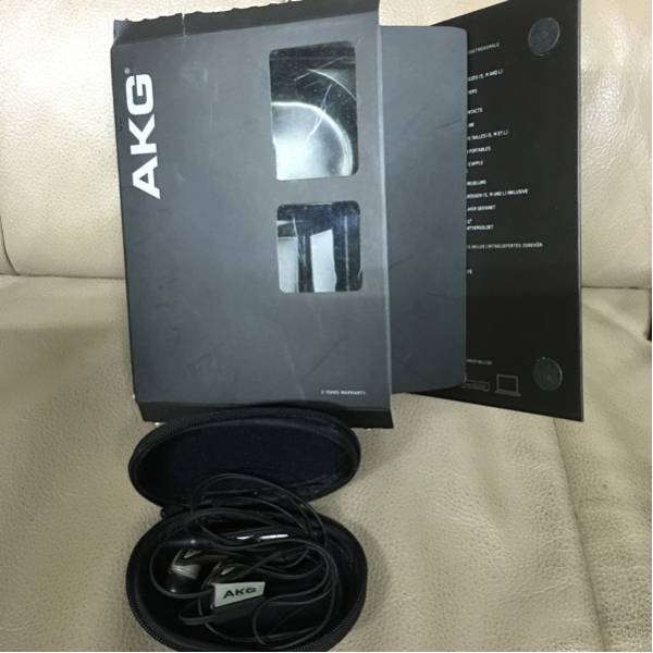 AKG イヤホン(AKG)｜売買されたオークション情報、yahooの商品情報をアーカイブ公開 - オークファン（aucfan.com）