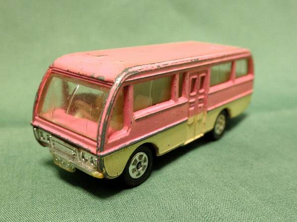 レトロ トミカ tomica MAZDA LIGHT BUS 日本製(トミカ)｜売買されたオークション情報、yahooの商品情報をアーカイブ ...