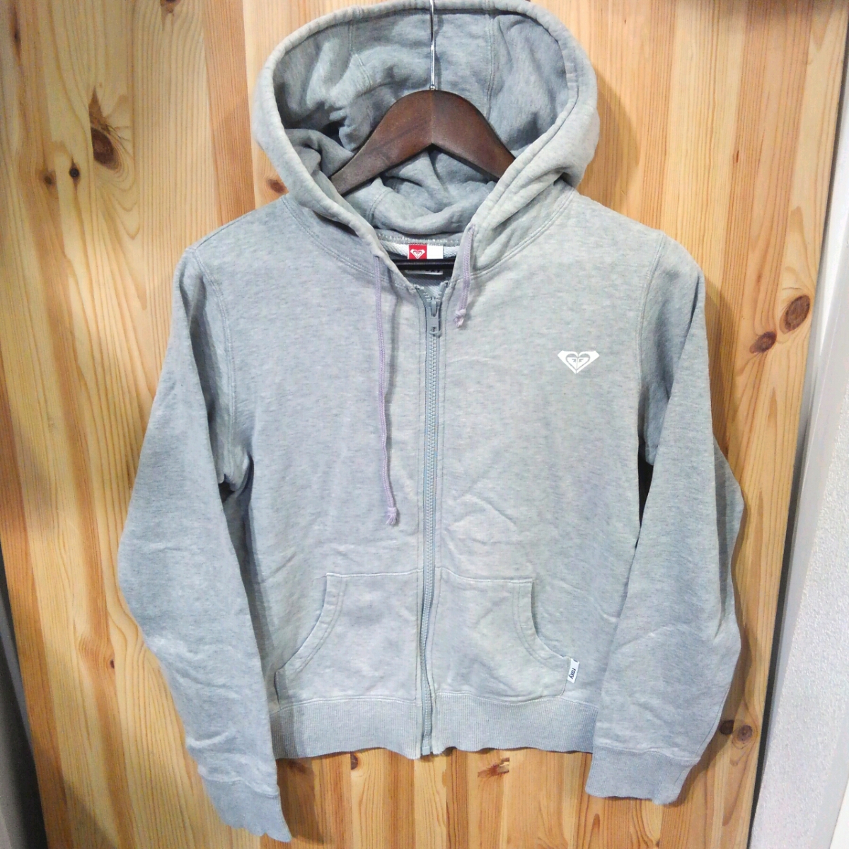 OOO ROXY × QUIKSILVER ロキシー クイックシルバー コラボ ZIPアップ パーカー レディース アウター サイズM オシャレ グレー(その他)｜売買されたオークション情報 ...