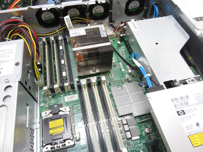 HP StorageWorks P4500 G2【Quad-Core Xeon E5520(2.26GHz 4コア8スレッド)/6GB/1TBx12】