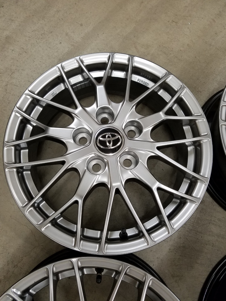 ヴォクシー ノア エスクワィヤ ハイブリッド 純正ホイール 新車外し(純正品)｜売買されたオークション情報、yahooの商品情報をアーカイブ ...