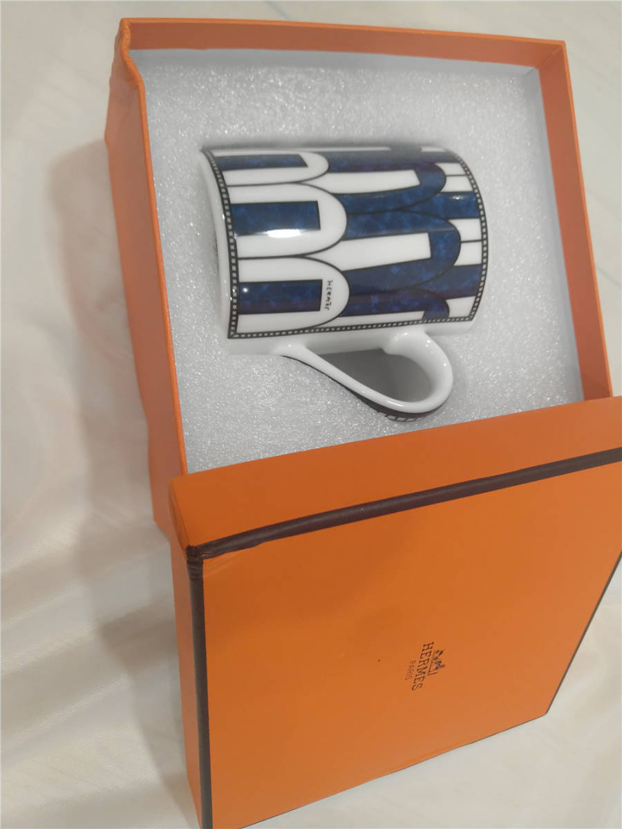 エルメス HERMES ブルーダイユール マグ No.3 240ml(エルメス)｜売買されたオークション情報、yahooの商品情報をアーカイブ公開 - オークファン（aucfan.com）