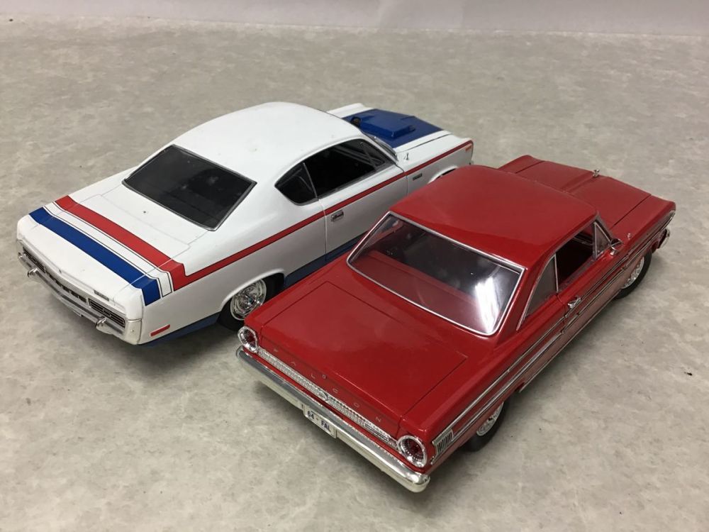 ジャンク 箱無し ロードシグネチャー 1/18 1964 Ford Falcon Used under License 1970 AMC ...