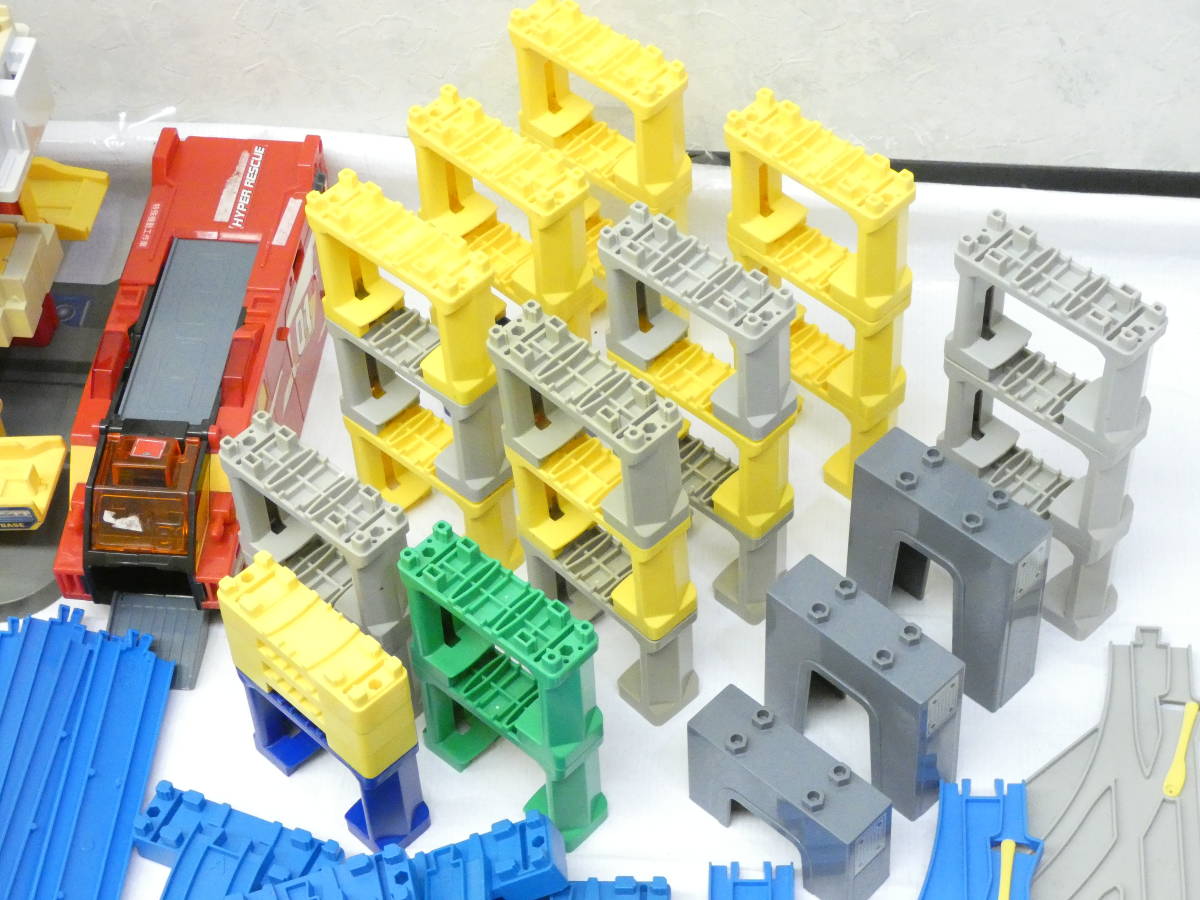 U393/プラレール プラロード 大量レール 情景セット① 約200点/トンネル 転車台 踏切 駅 橋(その他)｜売買されたオークション情報、yahooの商品情報をアーカイブ公開 ...