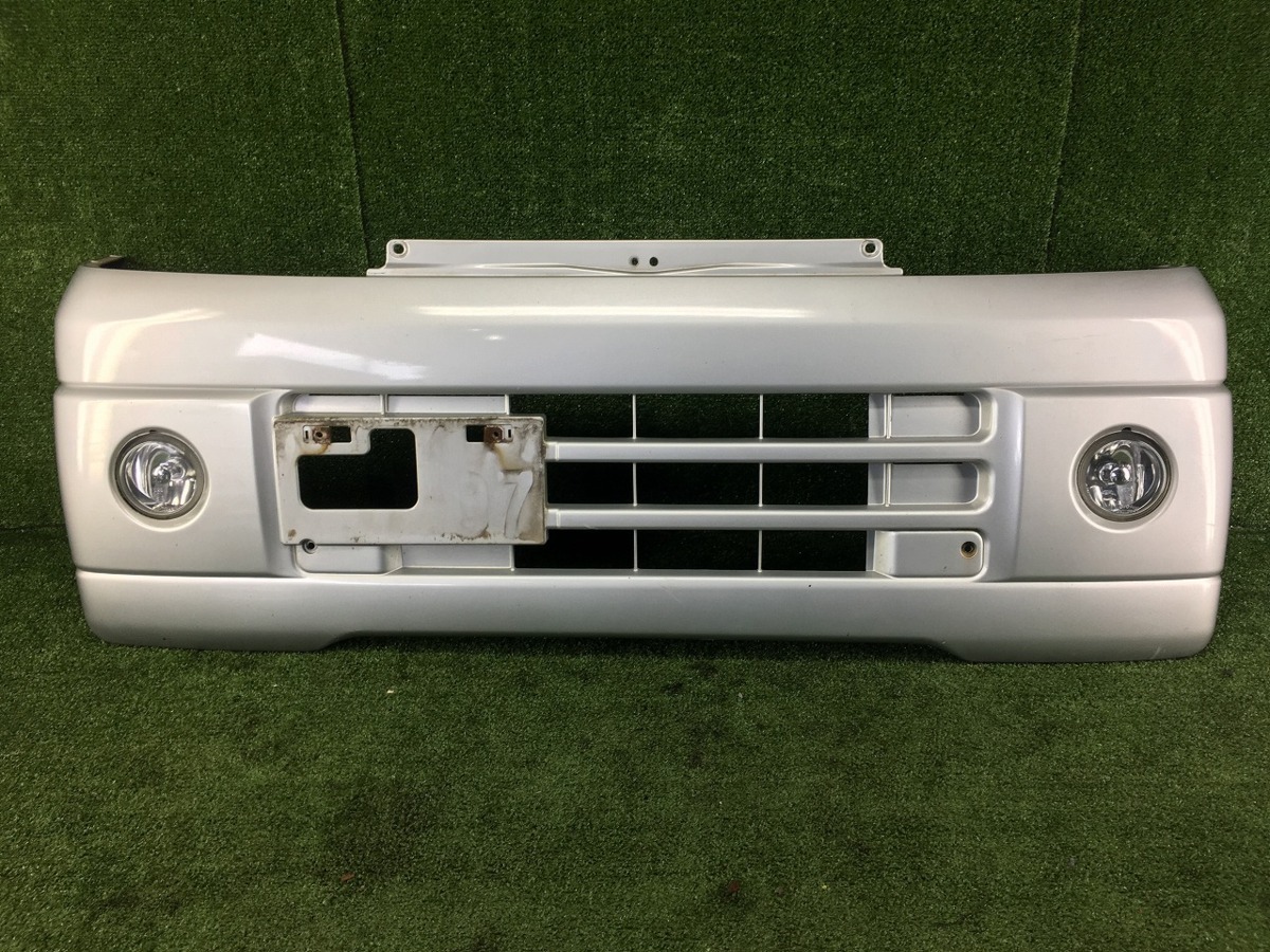 S管理55737 ミニキャブ フロントバンパー 左 右 フォグランプ付き H15 U62V カラーNO:A69 サテライトシルバーメタ ...