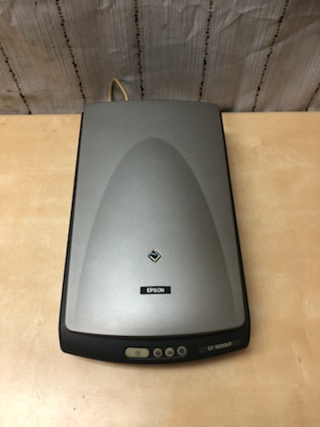 1at1159 EPSON エプソン スキャナー GT-9300UF kA0606(フラットベッドスキャナ)｜売買されたオークション情報 ...
