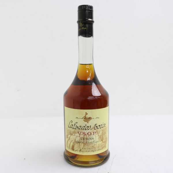 CALVADOS カルヴァドス VSOP 700ml T9F1075(カルヴァドス)｜売買されたオークション情報、yahooの商品情報をアーカイブ公開 - オークファン（aucfan.com）