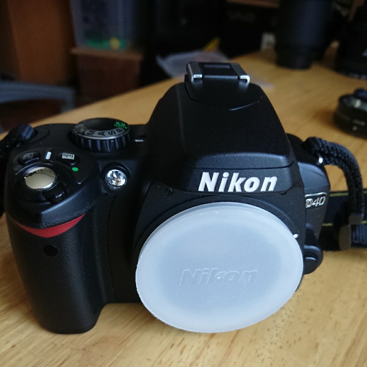 ニコンD40(ニコン)｜売買されたオークション情報、yahooの商品情報をアーカイブ公開 - オークファン（aucfan.com）