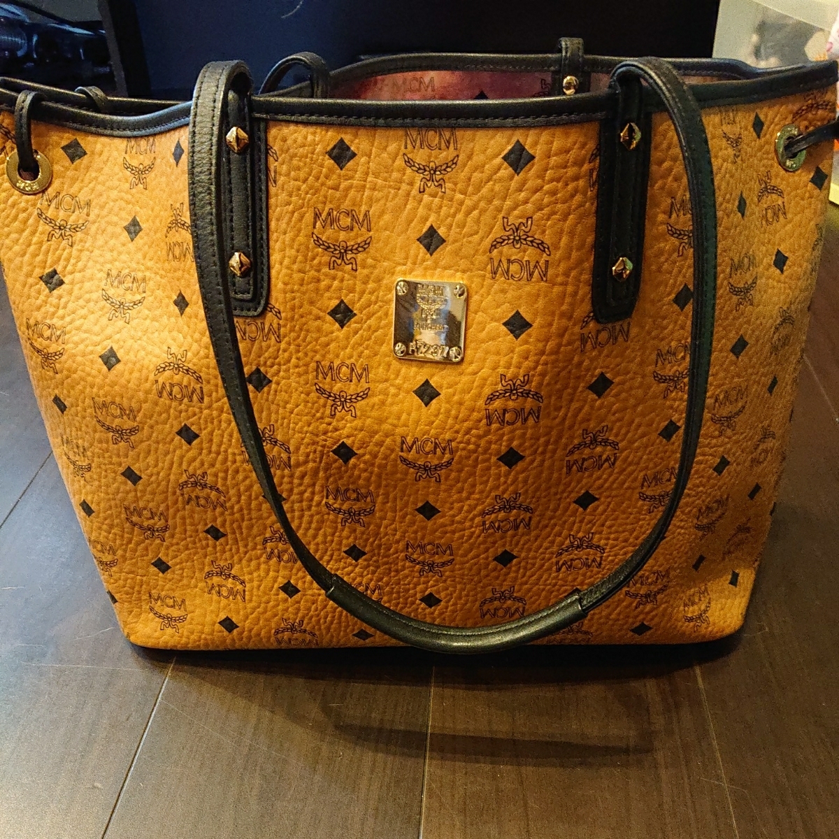 MCMハンドバッグ(かばん、バッグ)｜売買されたオークション情報、yahooの商品情報をアーカイブ公開 - オークファン（aucfan.com）