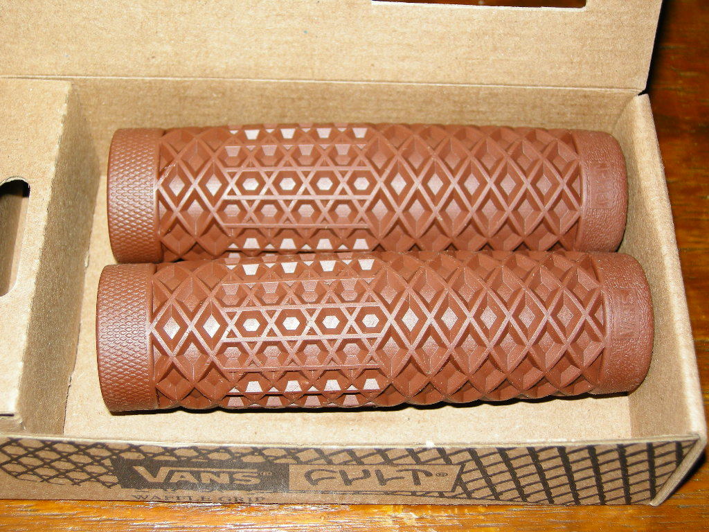送\300 Vans x Cult MC Waffle Grip 1” Brown バンズ x カルト 1インチ グリップ ハーレー ブラウン ...
