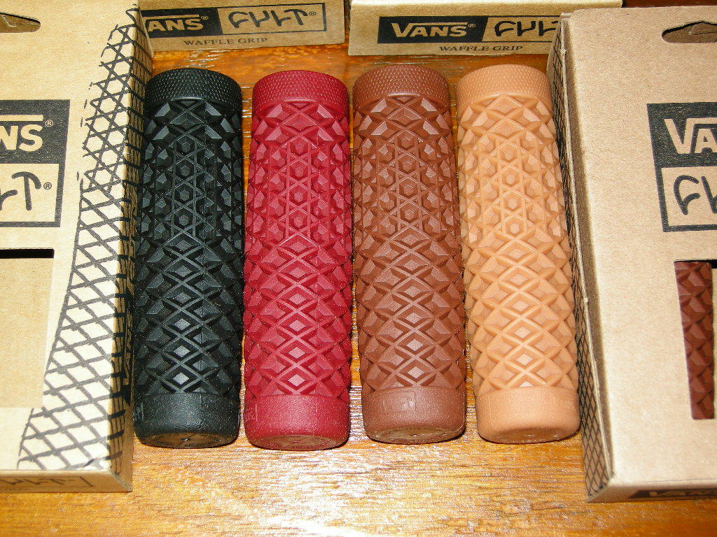 送\300 Vans x Cult MC Waffle Grip 1” Brown バンズ x カルト 1インチ グリップ ハーレー ブラウン ...