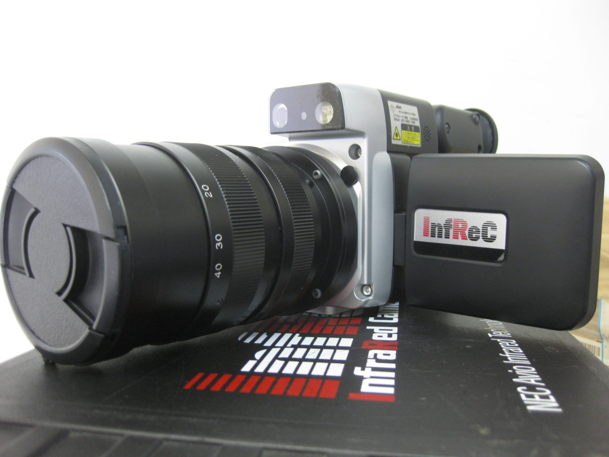 NEC/Avio/日本アビオニクス 赤外線サーモグラフィ ズームレンズ搭載 InfRec R300Z R01 T02815(測定器)｜売買され ...