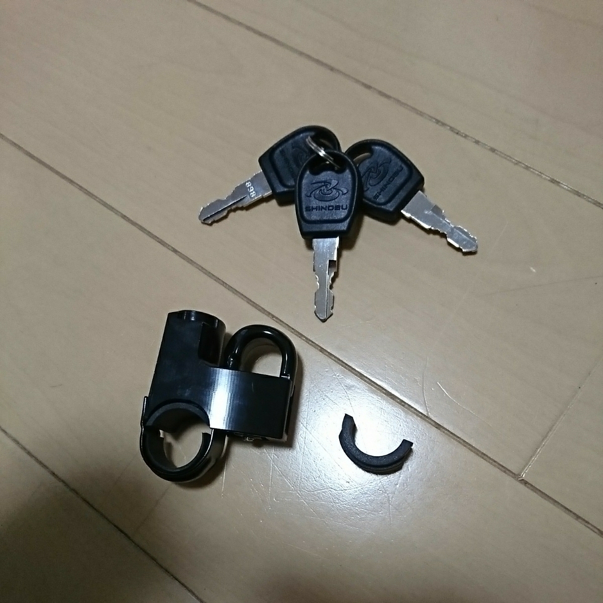 SHINOBU HELMET LOCK SR-036 ヘルメットロック(その他)｜売買されたオークション情報、yahooの商品情報をアーカイブ ...