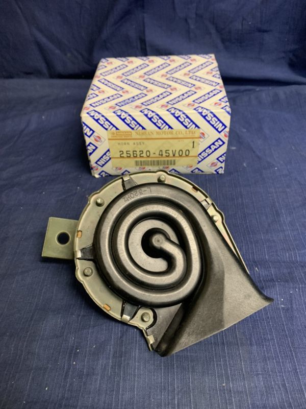 保管品 NISSAN 純正部品 ホーン 25620-45V00 アツセンブリー エレクトリツク ロウ 320Hz 旧車 カーパーツ 部品 日産 ...