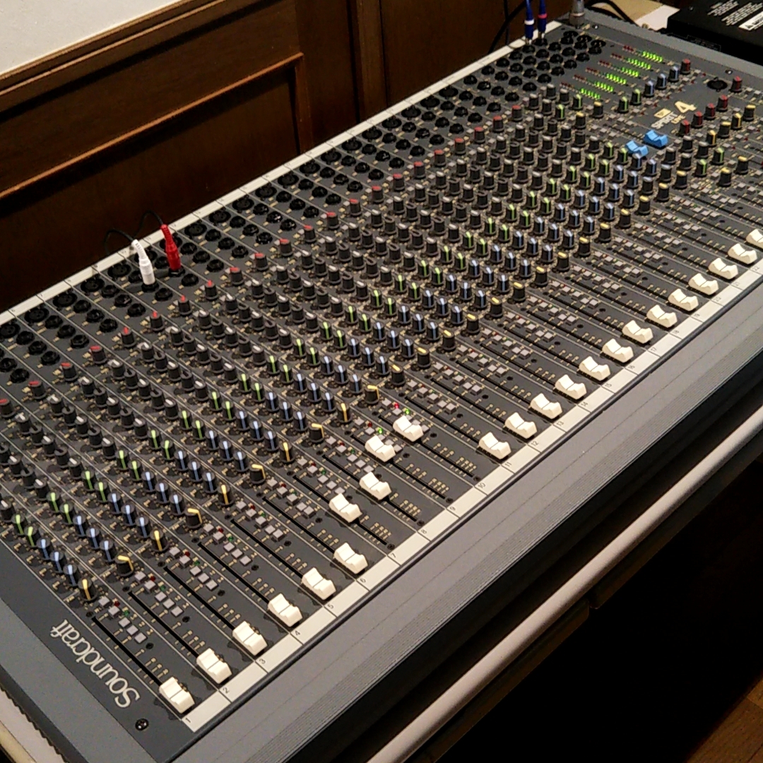 SoundCraft SPIRIT LIVE 4 32chアナログミキサー ジャンク品(ミキサー)｜売買されたオークション情報、yahooの ...