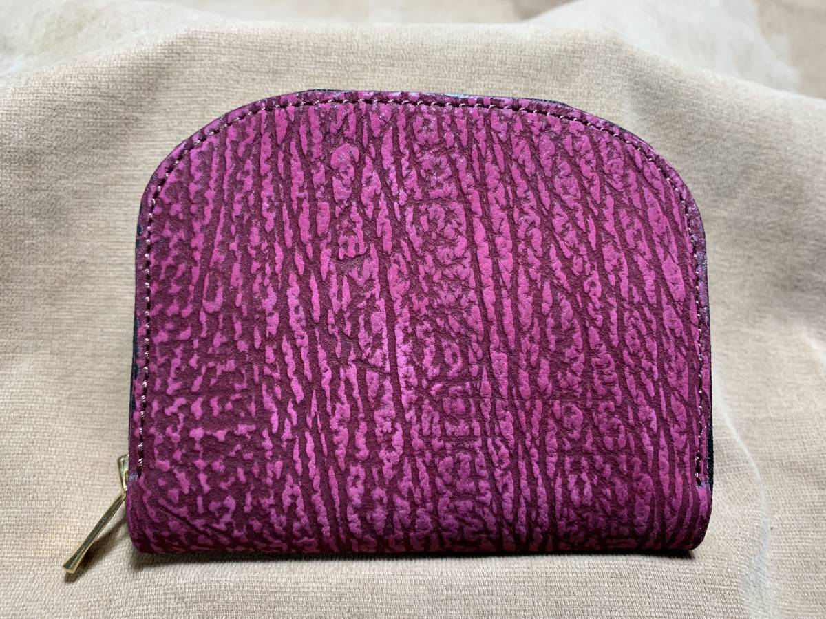 シャーク 鮫革 firebird AK.17 ラウンドファスナーショート ミニマムウォレット ユニセックス 男女兼用 プレゼントにも(二つ折り財布（小銭入れあり）)｜売買されたオークション情報 ...